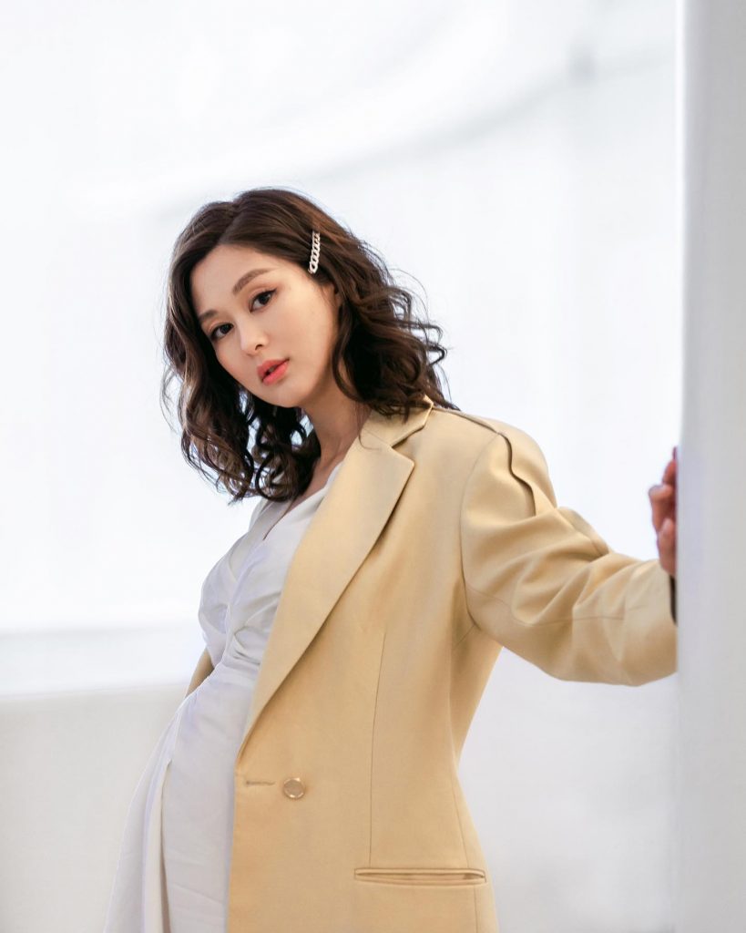 Jessica C大曬美好身材(多圖) 網友:睇睇下咁似岑麗香既!!! - HKGFABLE