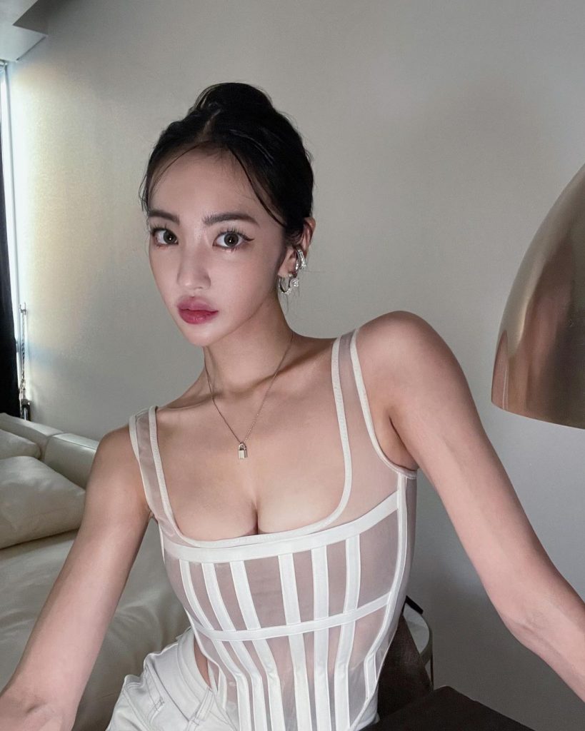 超索韓妹穿性感bra top大曬強勁身材(多圖) - HKGFABLE