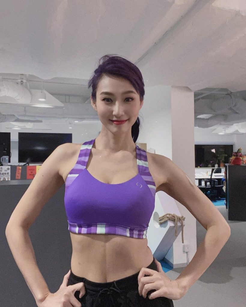 莊韻澄(莊端兒)穿性感SPORTS BRA 大曬完美BODY(多圖) - HKGFABLE