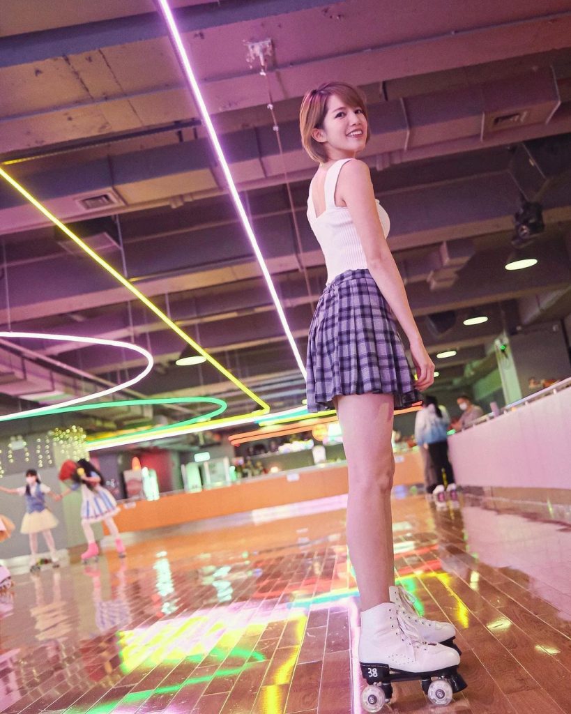 新一代女神Chloe So蘇皓兒穿性感熱褲大曬超長神腿(多圖) - HKGFABLE