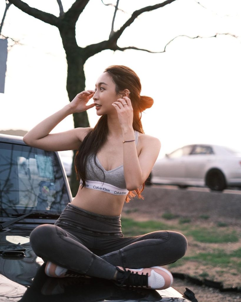 超美DJ樂宜穿性感SPORTS大曬完美BODY(多圖) - HKGFABLE