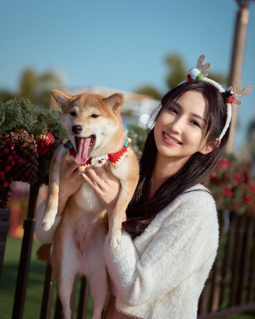 新一代性感女神李賢性感行山LOOK大曬完美雙腿(多圖) - HKGFABLE