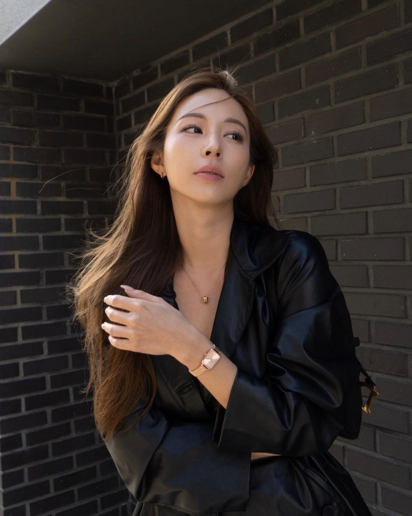 韓國超索MODEL穿性感小背心大曬QUALI(多圖) - HKGFABLE