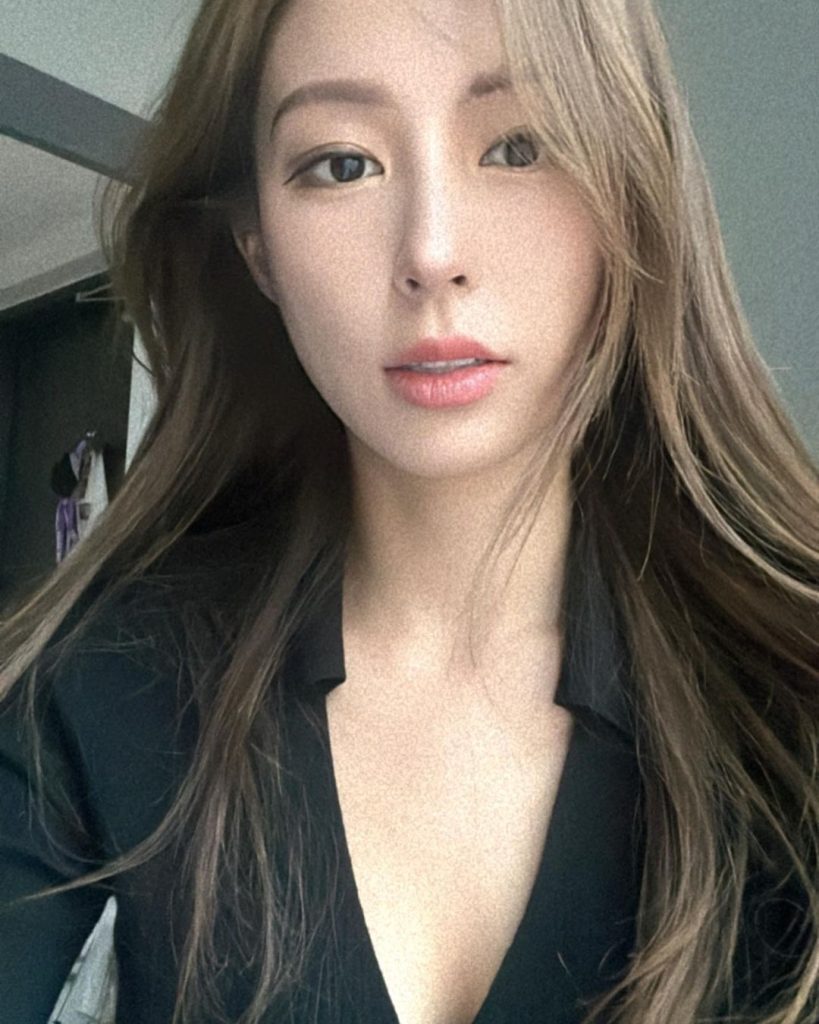 韓國超索MODEL穿性感小背心大曬QUALI(多圖) - HKGFABLE