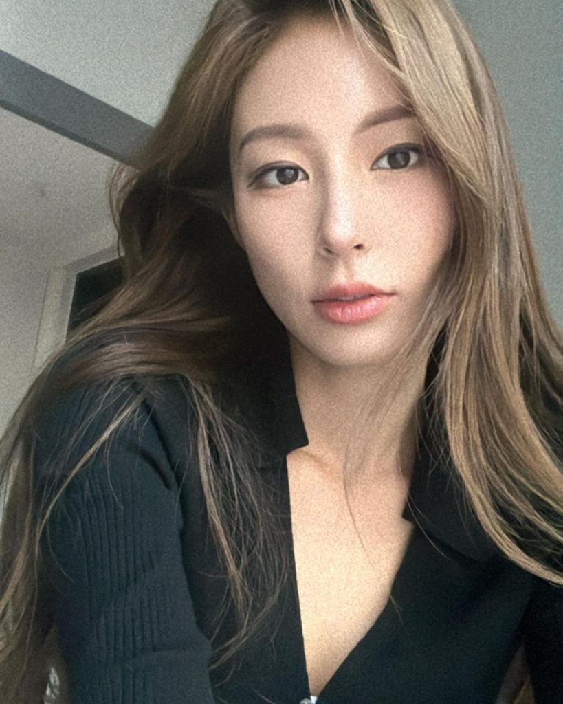 韓國超索MODEL穿性感小背心大曬QUALI(多圖) - HKGFABLE