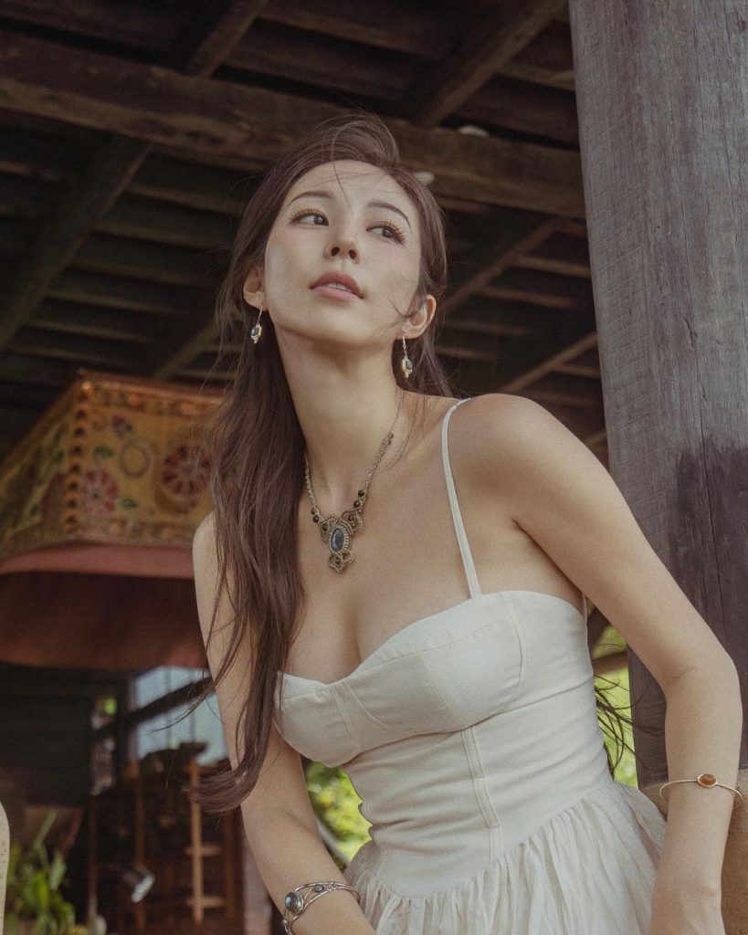 韓國超索MODEL穿性感小背心大曬QUALI(多圖) - HKGFABLE