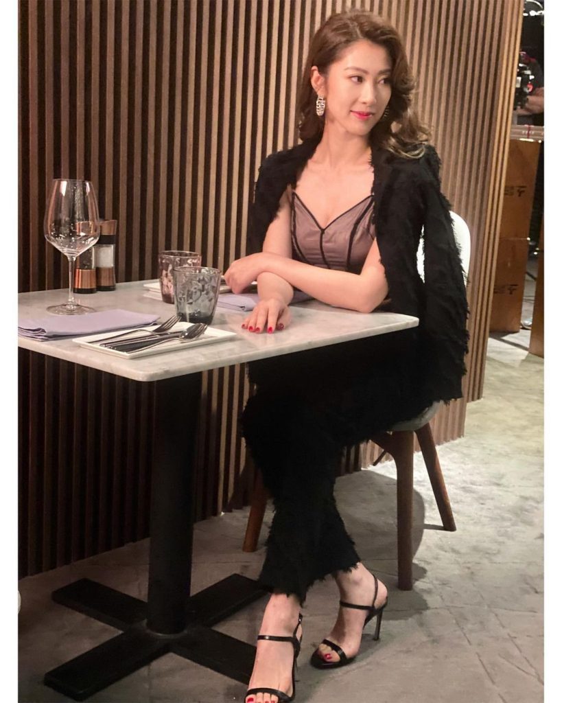 TVB女神謝芷倫，170cm完美比例，34歲仍像少女(多圖) - HKGFABLE