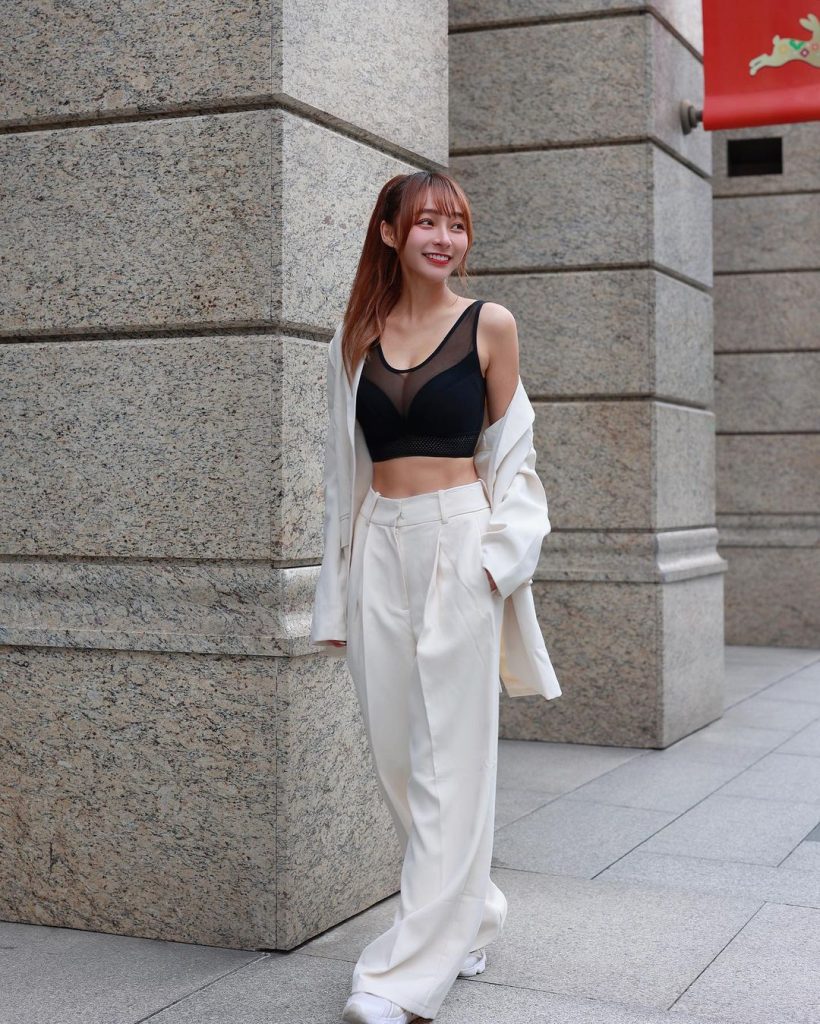 林襄穿性感半透視裝露出黑bra(多圖) - HKGFABLE