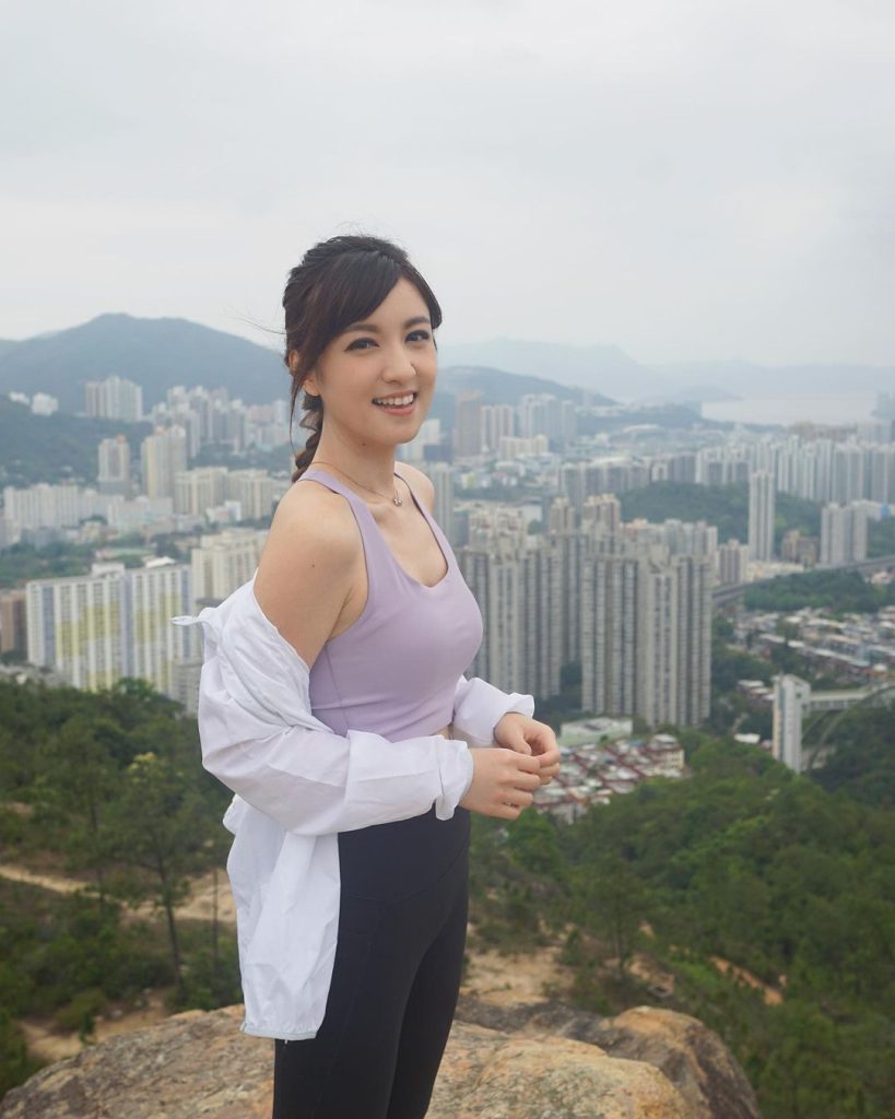 嘉倩bb穿性感瑜珈服行山大show quali(多圖) - HKGFABLE