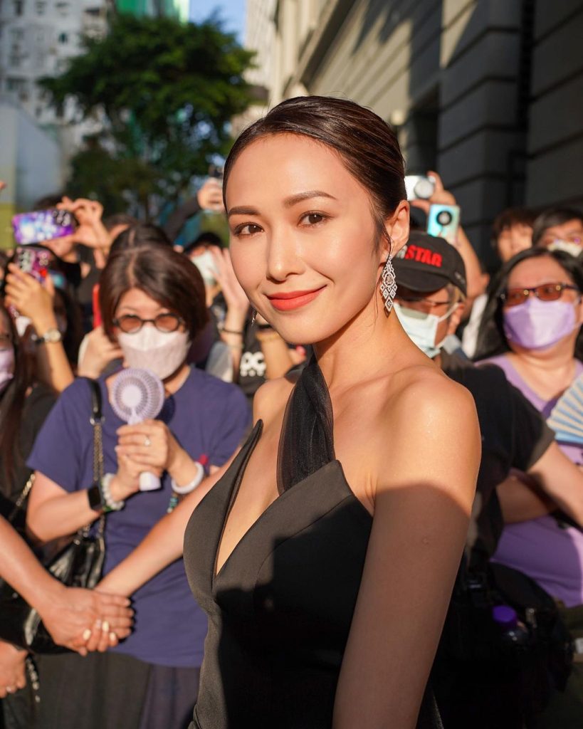 湯怡穿性感晚裝盡曬完美身材(多圖) - HKGFABLE