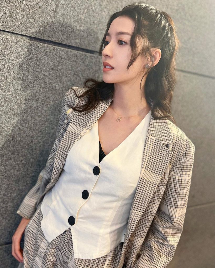 蔡思貝文青短裙LOOK邊有得輸(多圖) - HKGFABLE