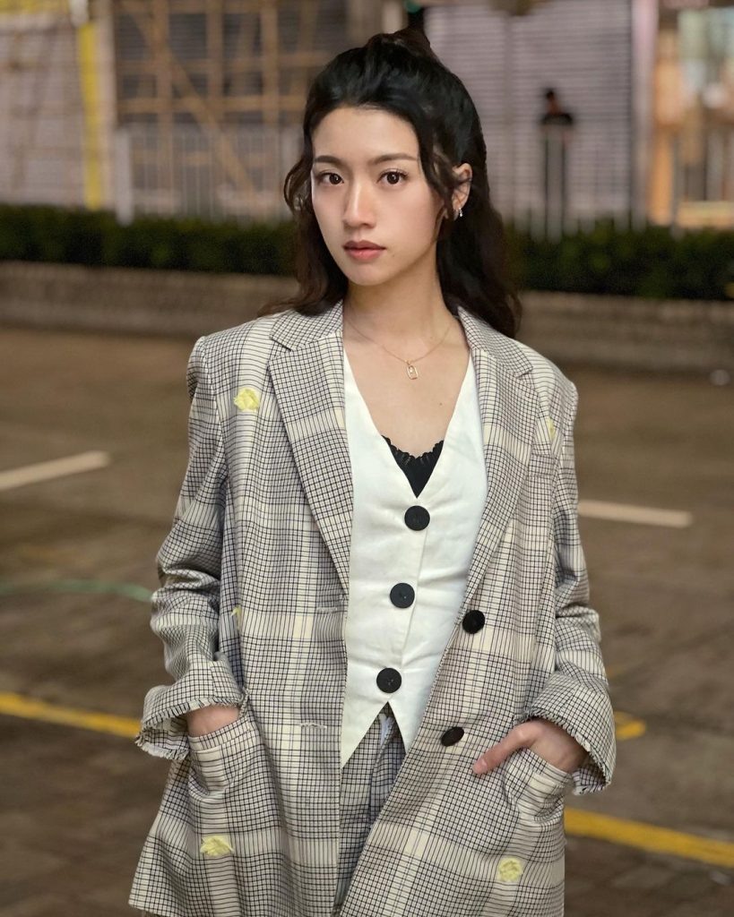 蔡思貝文青短裙LOOK邊有得輸(多圖) - HKGFABLE