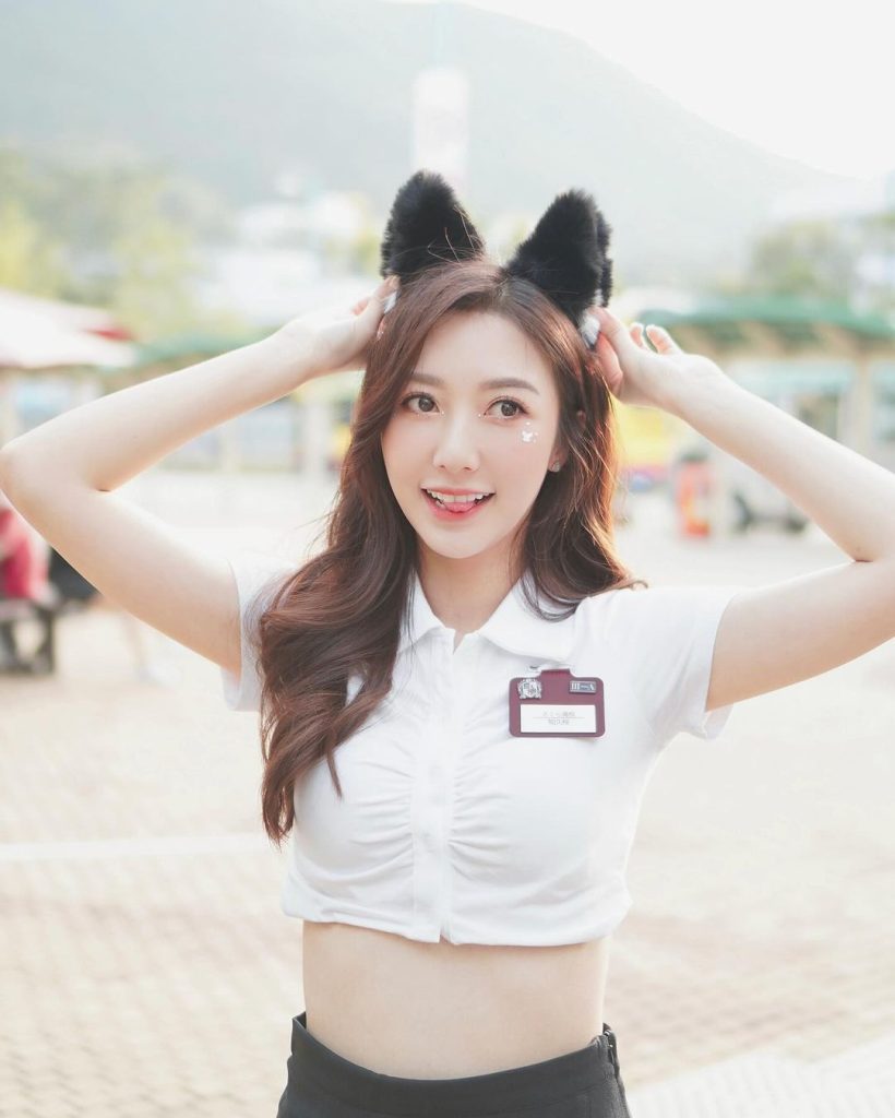 何依婷真係好PURE好TRUE，成個學生妹咁(多圖) - HKGFABLE