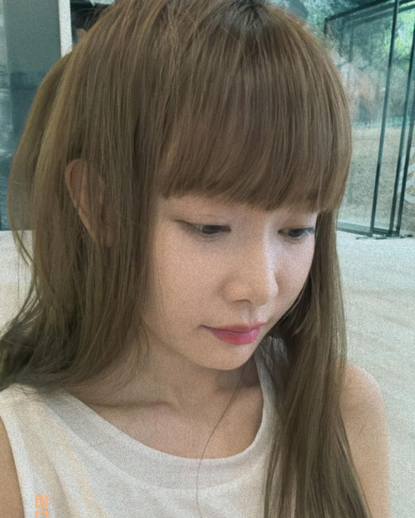 AKA苦練多時終於將雙腿分開成這樣(有圖有片) - HKGFABLE